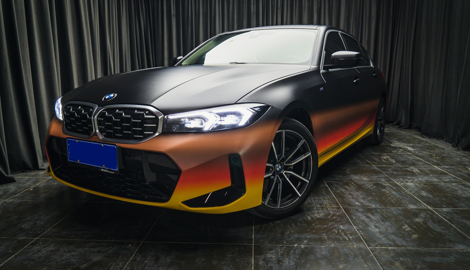 Polepení auta (nejen) reflexními fóliemi: Jaké jsou možnosti a co na to ...